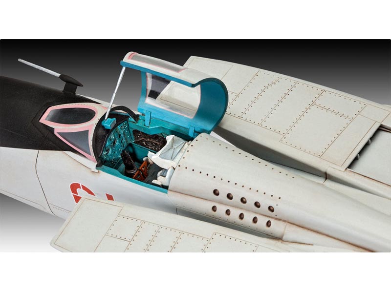 Revell 1/48 Russian MiG-25 RBT Foxbat B Kit 03931